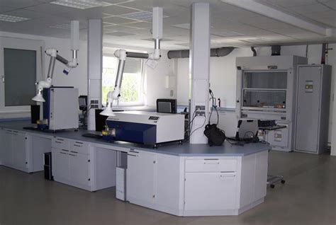 实验室家具中实验台要如何保养 知乎