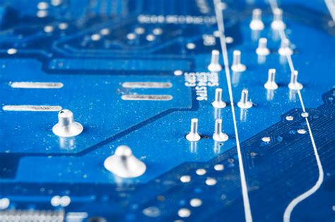 저항기 마이크로 칩 및 전자 부품이 있는 회로 기판의 매크로 샷 컴퓨터 하드웨어 기술 통합 통신 프로세서 정보 공학 반도체