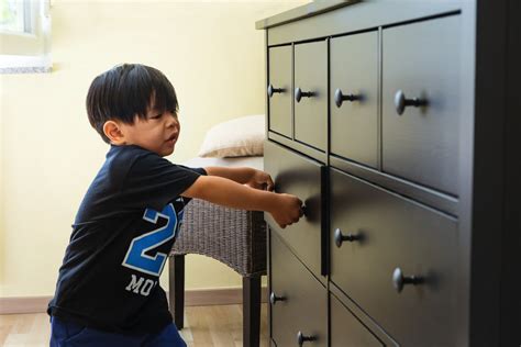 Magnetlås For Skuffer Og Skap Marc Sikkerheten Selvno