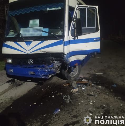 На Львівщині внаслідок ДТП травмувалися двоє людей та помер у лікарні один із водіїв ФОТО