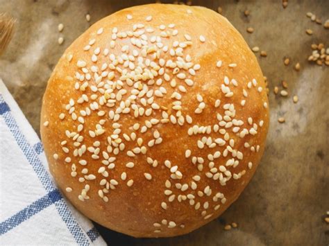 7 Best Buns For Burgers Insanely Good