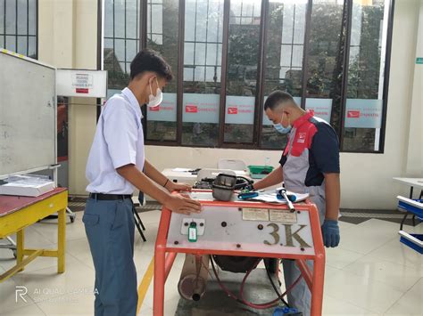 Kegiatan Praktek Jurusan Tkr Smk Muhamna