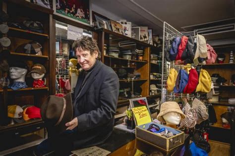 De Plek Waar Zelfs James Ensor Goedgemutst Werd Deze Winkel Verkoopt