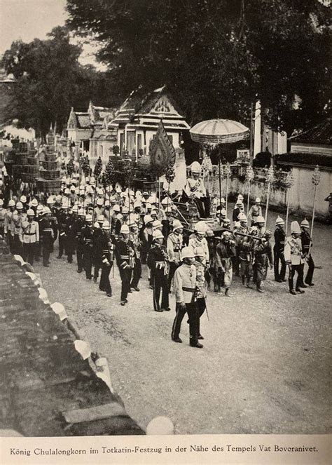 เรารัก กระบวนพยุหยาตราบนถนนพระนคร เมื่อปี พ ศ ๒๔๔๘ เมื่อกว่า ๑๒๐ ปีก่อน ในสมัยรัชกาลที่ ๕