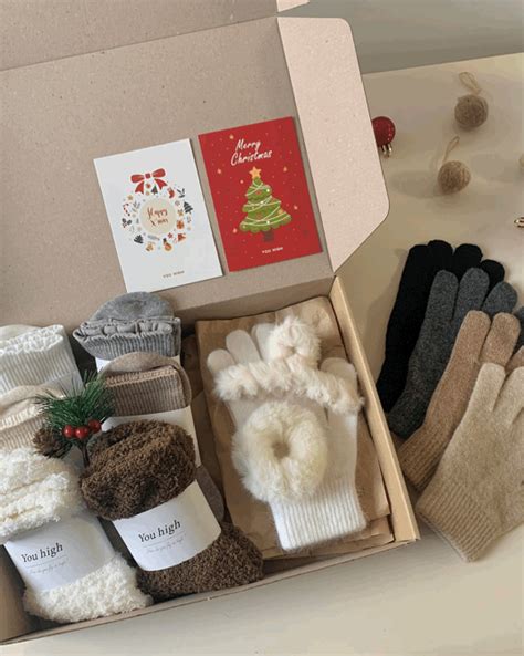 선물세트 장갑 양말 수면양말 선물세트 크리스마스 연말 선물 무지장갑 터치장갑 눈꽃장갑 겨울양말 곱창끈 집게핀 2023 겨울 리뉴얼 Open 에이블리