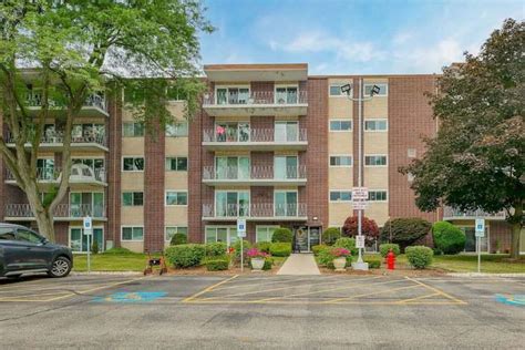 2900 Maple Ave 17d Downers Grove Il 60515 Mls 11961956 Homes By Marco