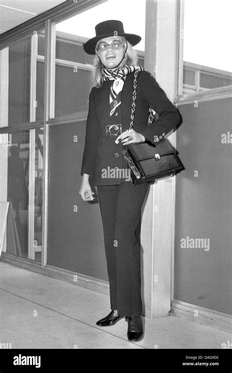 Dyan Cannon S Hi Res Stock Photography And Images Alamy