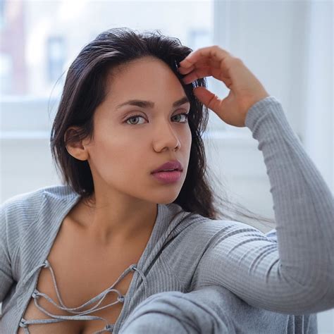 Picture Of Ester Tania