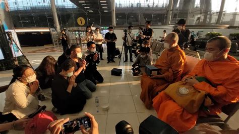 ซิโก้ นำอัฐิ น้องดอม ทีมหมูป่าอะคาเดมี่ กลับถึงประเทศไทยแล้ว คมชัดลึก