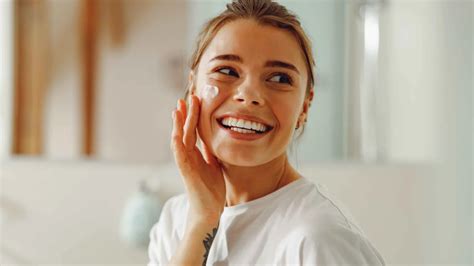 اختيار مرطب البشرة المناسب دليلك الشامل لبشرة صحية الوقائع الإخبارية