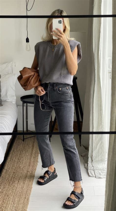 25 Coolest Grey Jeans Outfits For Spring Styleoholic