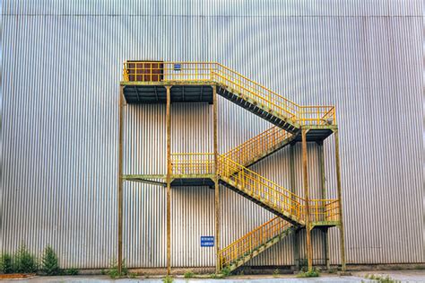 A Exit Passageway Hdrcreme