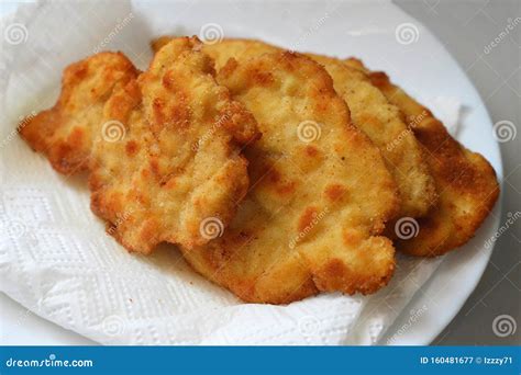 Fried Breaded Chicken Cutlets On Paper Towel Stock Image Image Of Cutlets Crumbs 160481677
