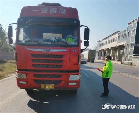 商丘交警一大队李庄中队向大货车驾驶员宣传交通安全知识 知乎