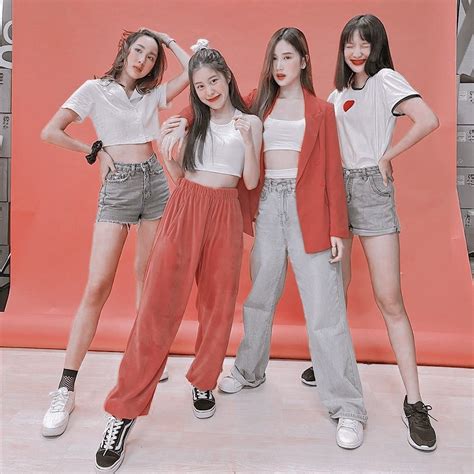15 Ide Sizzy Girl Group Foto Teman Pakaian Gadis