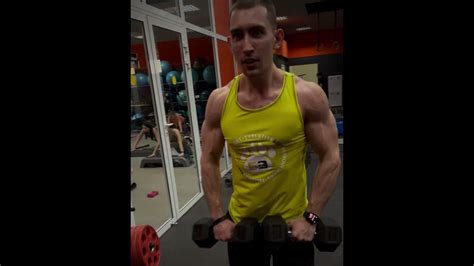 Подъем гантелей перед собой Поочередно Передняя дельта Youtube