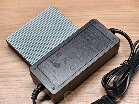 Macbook 筆記型電腦外接螢幕神器！一條線搞定 Ssd 固態硬碟 X2、dp 8k 輸出、usb 3 1 Gen2 10g Itgz 雙tb3 Hub 傳說中的挨踢部門