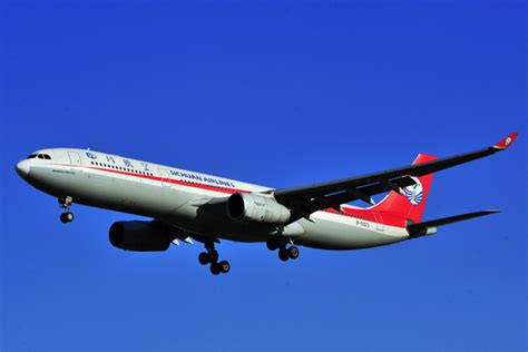 壁纸1024x768 长荣航空波音 777 300er壁纸壁纸 Eva Air长荣航空飞机机型壁纸壁纸图片 广告壁纸 广告图片素材 桌面壁纸
