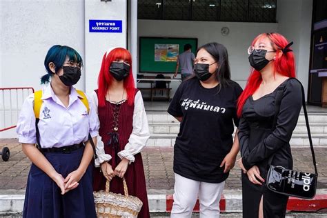 รู้จัก “บุ้ง ทะลุวัง” ผู้ต้องหา 112 และลูกตุลาการผู้อดอาหารประท้วงขอคืนความยุติธรรม ศูนย์ทนาย