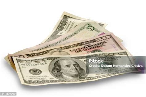 돋보기 아래 벤자민 프랭클린 대통령의 초상화와 함께 미국 백 달러 지폐 묶음 사업 개념 0명에 대한 스톡 사진 및 기타 이미지 0명 United Nations 대형