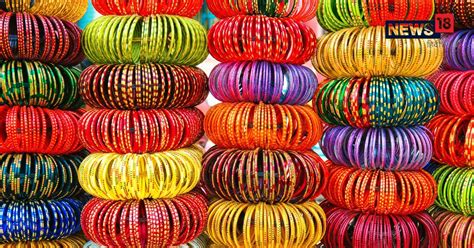 करवा चौथ पर राशि के अनुसार किस रंग की पहनें चूड़ी पति पत्नी के बीच बना