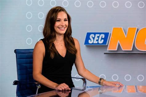 Espn Reporter Explains The ‘questionable Outfit She Wore During Live