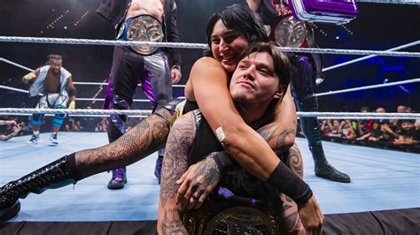 Wwe Stars Rhea Ripley And Dominik Mysterio Make Trip To Australia