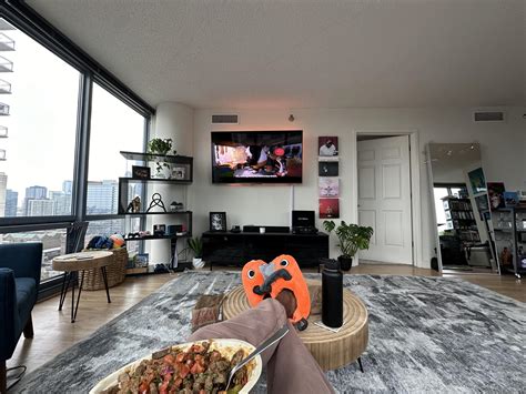 What Should I Put Under The Tv To Fill The Space Im Not Lowering The Tv Lol R Malelivingspace