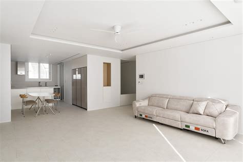 유디자인 분당판교인테리어업체 효율적인 동선을 마련한 가구 레이아웃과 다양한 조명들의 세련된 조도를 더하여 고급스러운 일상을 선물하는 분당 운중 푸르지오하임 현장의