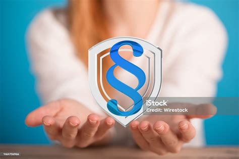 법률 단락의 3d 렌더링 그림을 들고 있는 여성의 손은 디지털 표지판 개념에 대한 스톡 사진 및 기타 이미지 개념 개념과 주제 경영자 Istock