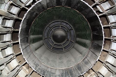 무료 이미지 평면 비행 터빈 원 내부 대칭 가장자리 독일 환상 전투기 차바퀴 뚜껑 애프터 버너 사람이