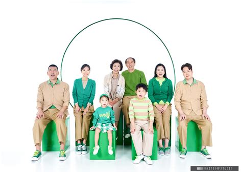 그린컨셉 가족사진 갤러리 레인보우 스튜디오