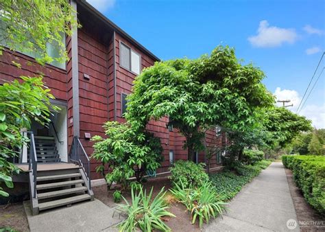 8941 Ravenna Ave Ne Seattle Wa 98115 Redfin