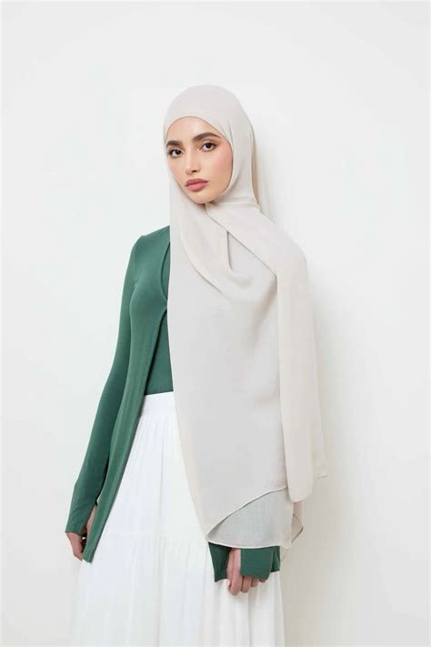 Elegant Hijab Fashion Outfit Modest Ootd Vacation Summer Veiled