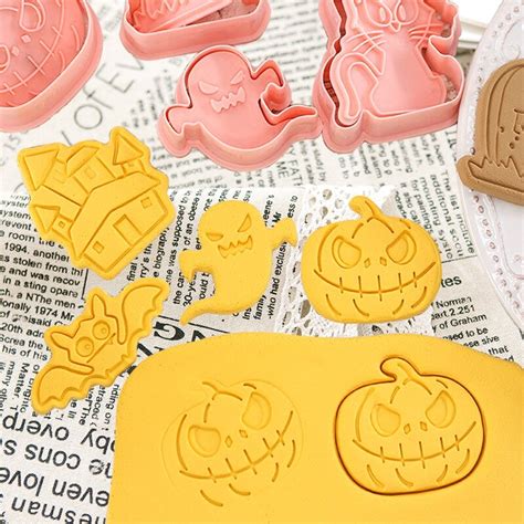 แม่พิมพ์คุกกี้ฮาโลวีนขนาด8ชิ้น เซ็ต3d แม่พิมพ์ตกแต่งเค้กฟองดองปั้นน้ำตาลพลาสติกรูปการ์ตูนบิสกิต