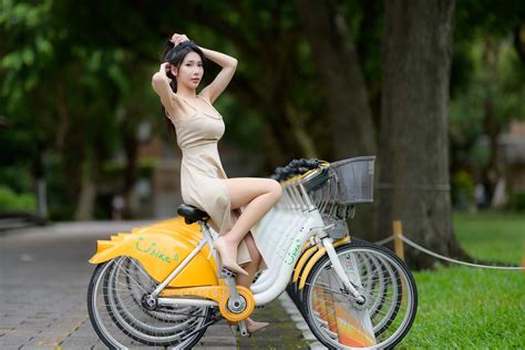 Asian Model Women Long Hair Dark Hair Sitting 1920x1280