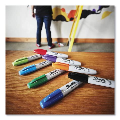 Chisel Tip Permanent Marker Medium Chisel Tip Black Dozen Reparto