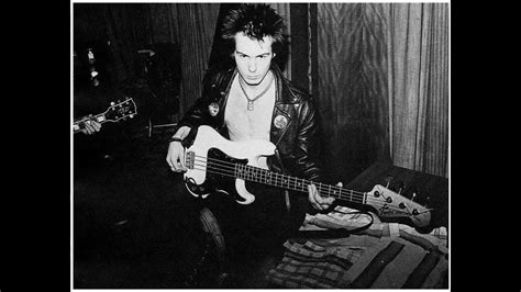 1 Hour And 21 Minutes Of Sid Vicious Playing Bass In The Sex Pistols