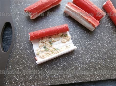 Крабовые палочки фаршированные рисом 7 фото в рецепте