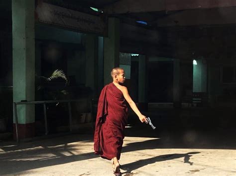 Poems ကျနော်က ကားမက်စ်ကို ကြိုက်တယ် အမေက ဗုဒ္ဓကို ချစ်တယ် ကမ္ဘာကြီး စပျက်တော့ သစ္စာလေးပါးကို