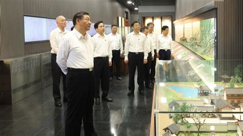 Во время инспекции провинции Сычуань Си Цзиньпин призвал добиваться