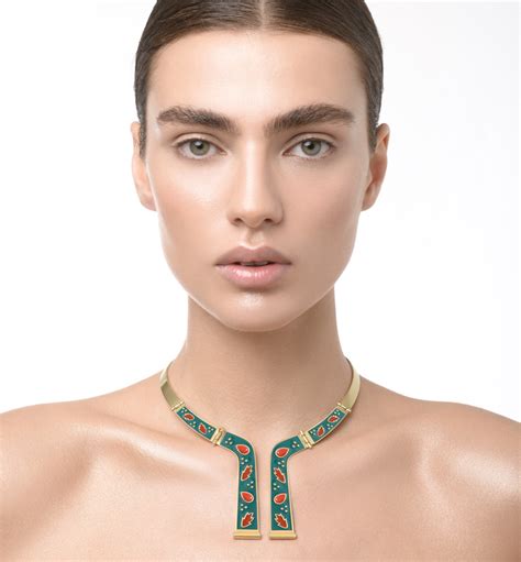 ოქროს ყელსაბამი მარჯნებით Zarapkhana