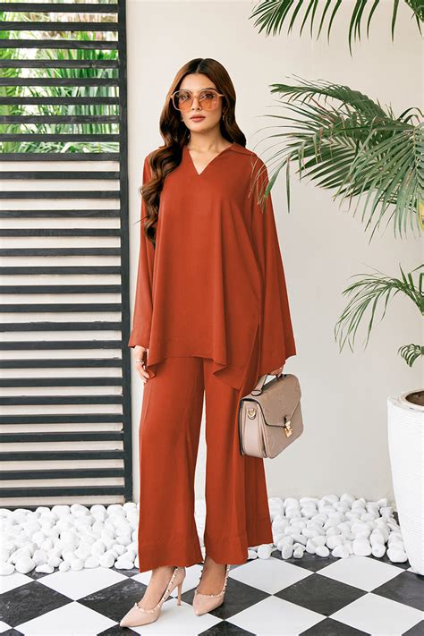 Gina Amber Armas Clothing