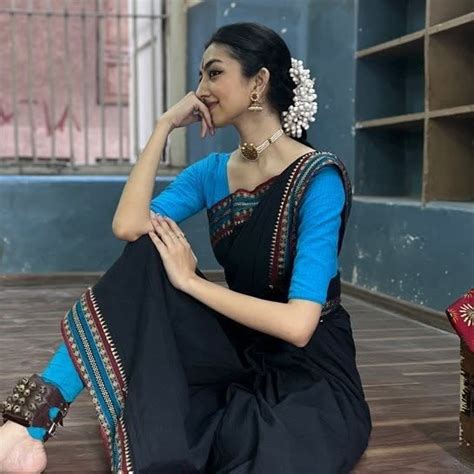 Rajvi Desai Rajvi • Threads Say More