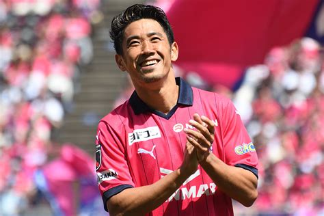 「痺れた！」 香川真司が1点もの絶妙ヘッド→間一髪セーブの瞬間にファン熱視線 フットボールゾーン