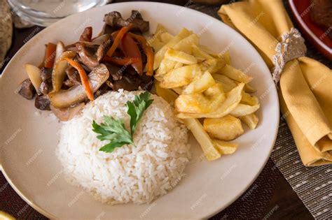 Premium Photo Lomo Saltado Sauted Meat Peruvian Comfort Food Gourmet Restaurant Home Made