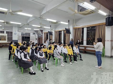 探訪九澳聖若瑟學校倡導運動鍛煉 泰拳總會聯同泳澳青少年協會送暖 澳門力報官網