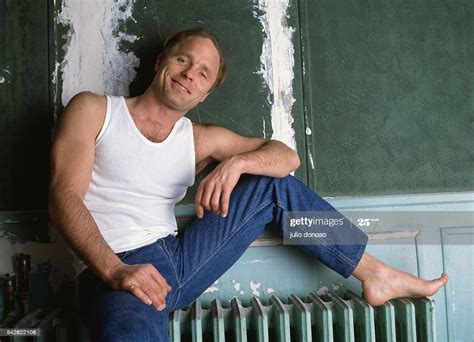 Ed Harriss Feet