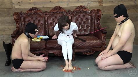 Japanese Mistress Mean Food Crush And Feet Licking Mistress Crush