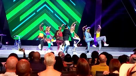 Chomee Pictures On Stage